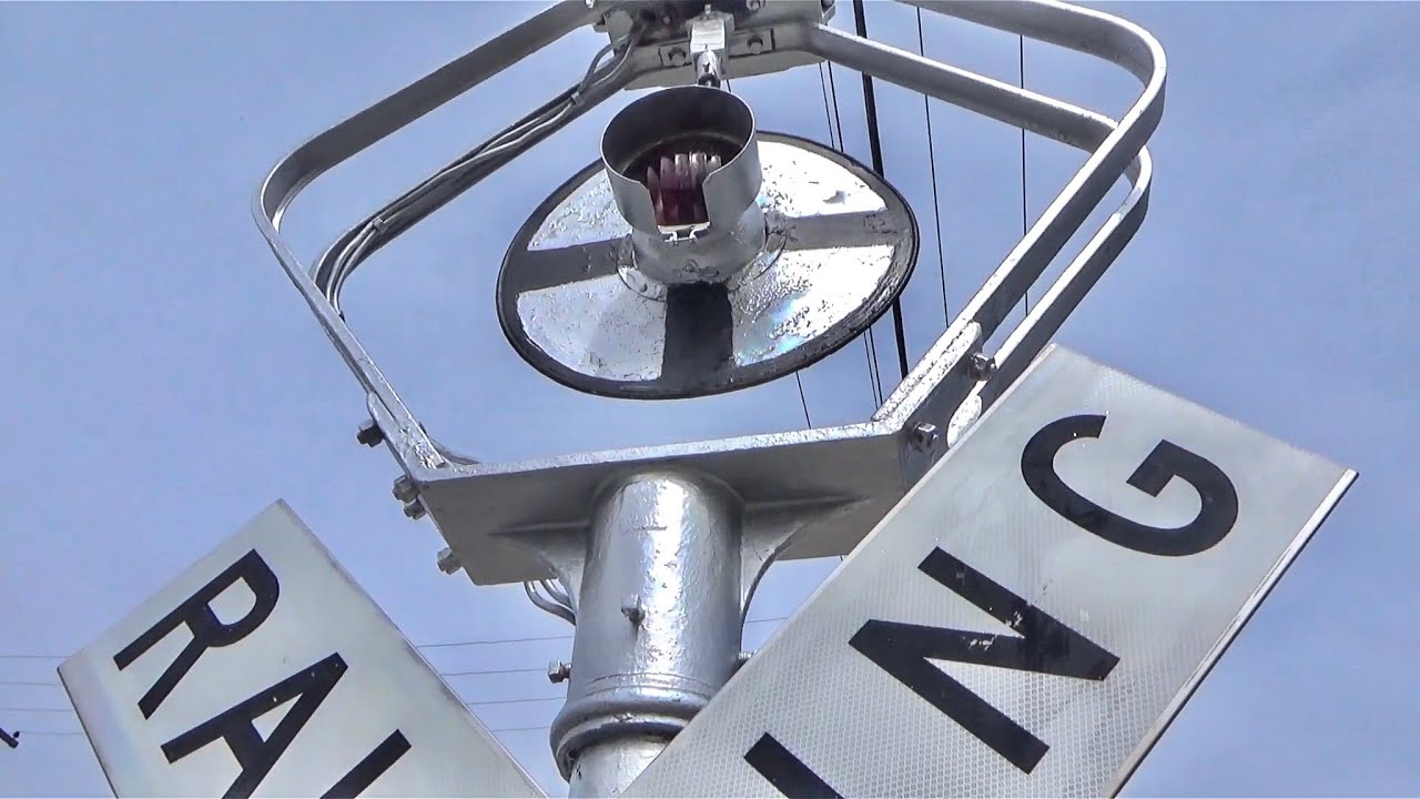 A quick look at the last active C&NW "Wig Wags" | Sheboygan, WI - YouTube