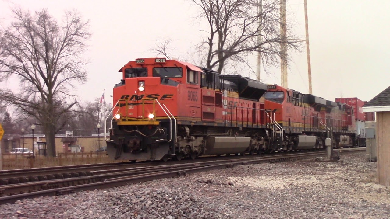 BNSF 9065 West Coal City, IL 3/29/18 - YouTube