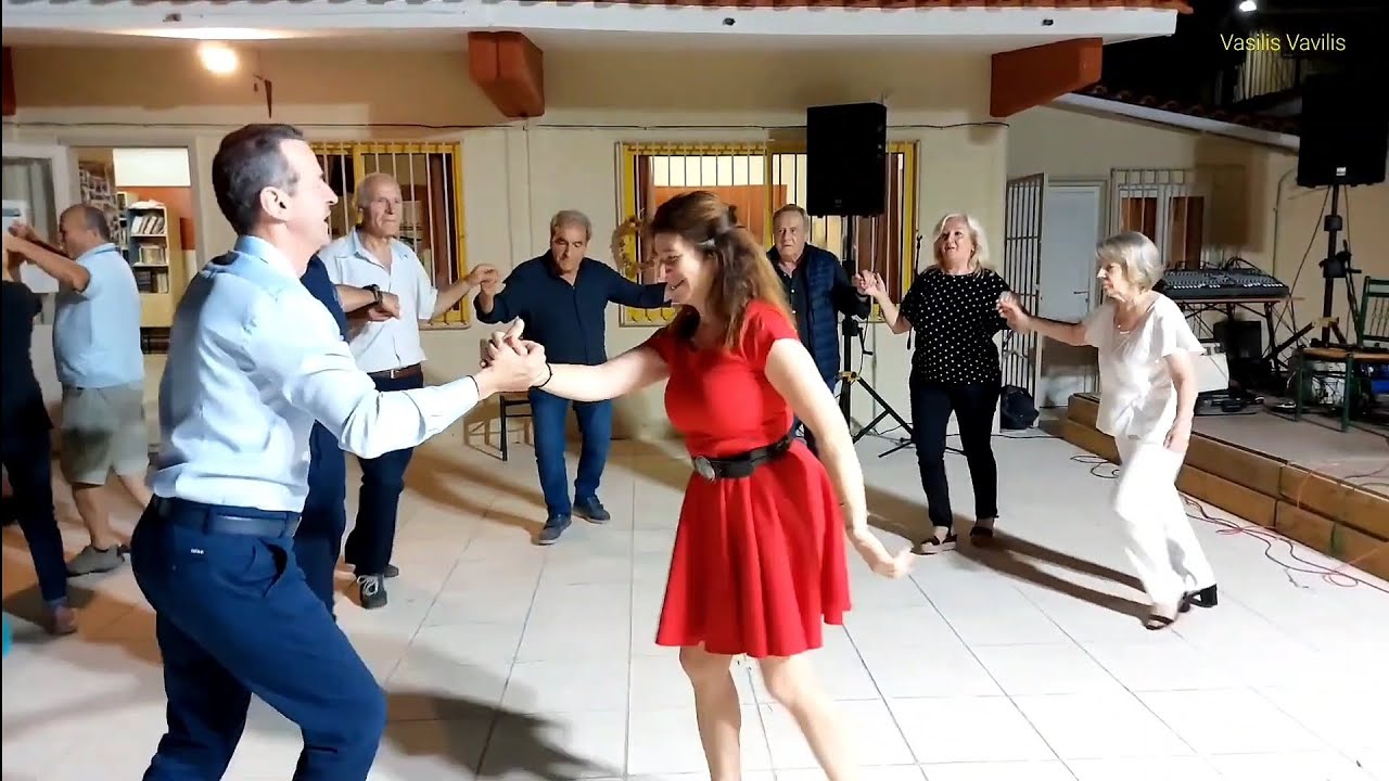 Καίνε τόν έρωτα μας - Τι ζητάς από μένα τι θές - Νίκος Νομικός βιολί ...