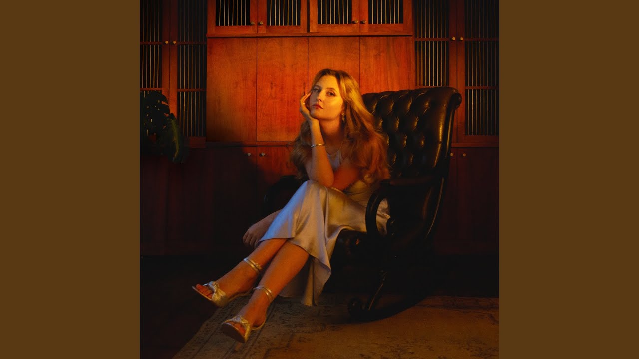 The Full Moon Cast No Shadows - YouTube