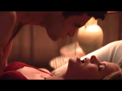 You (Netflix) Kissing Scene - Joe & Beck | Penn Badgley Elizabeth Lail