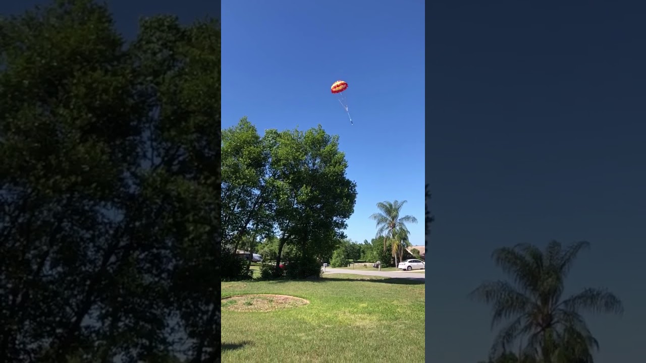 Small ring slot parachute - YouTube