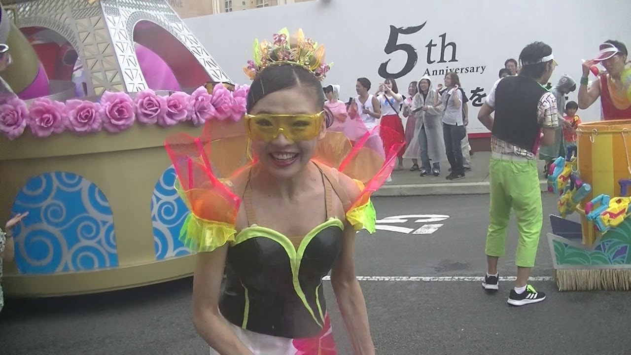おさるのジョージ前 USJ ウォーター・サプライズ・パレード2019 7月9日 Water Surprise Parade - YouTube
