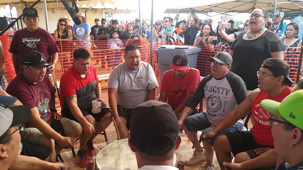 Northern Cree round dance jam at Red Mountain PW 2017 - YouTube