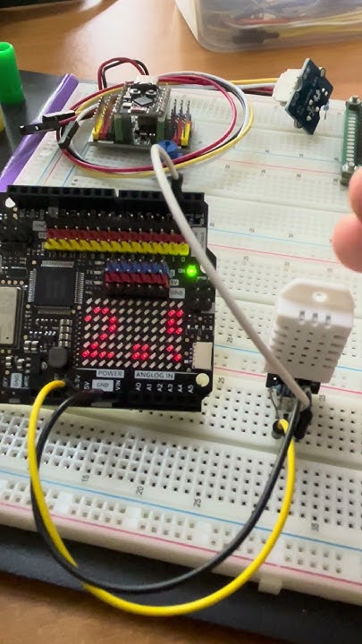 UNO R4 WIFI กับการใช้งาน DHT22 - YouTube