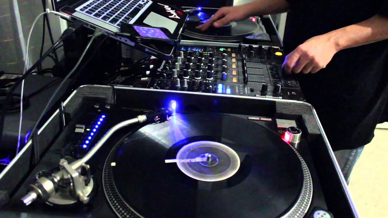 Scratching Session Both Hands (Scratch Nerds App) - YouTube