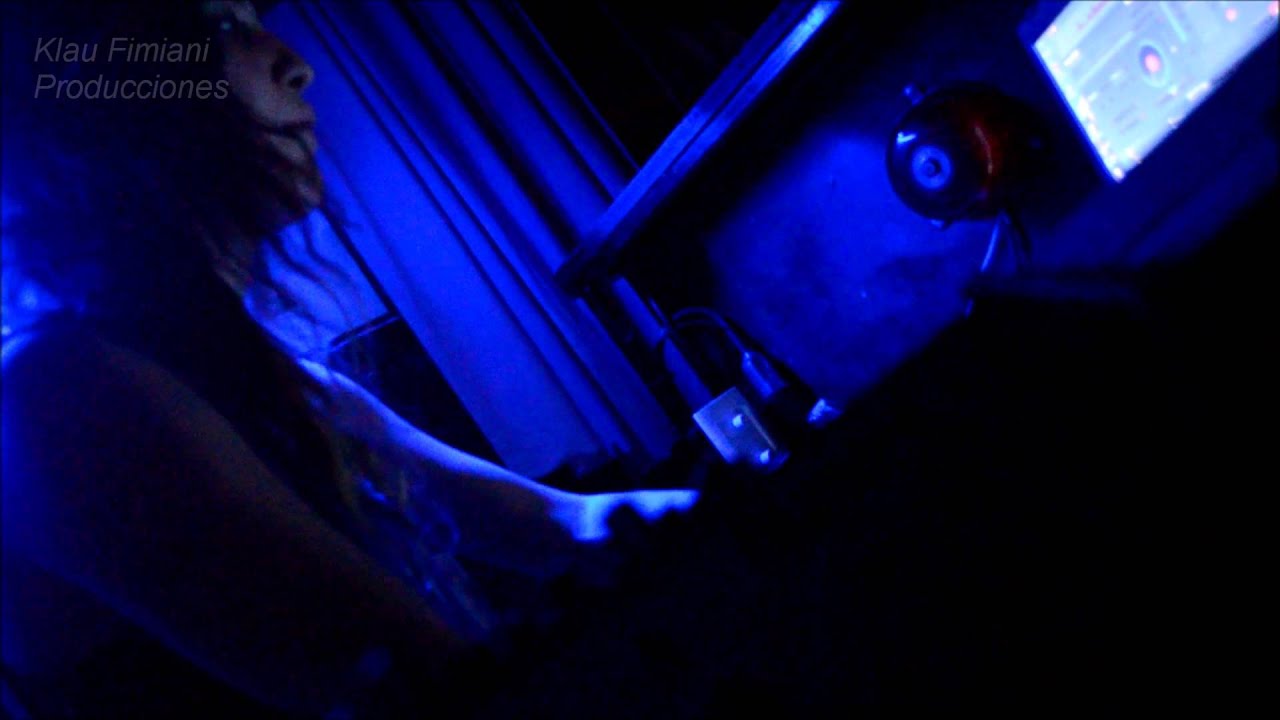 DJ Flor Linyera | Fiesta Jolie | Buenos Aires | 15-01-14 - YouTube