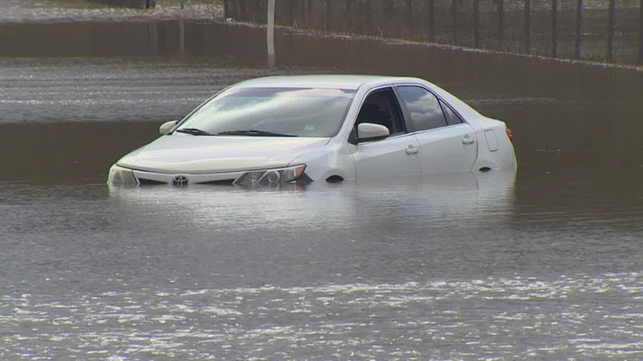 Flood warnings active in five counties across western Washington - YouTube