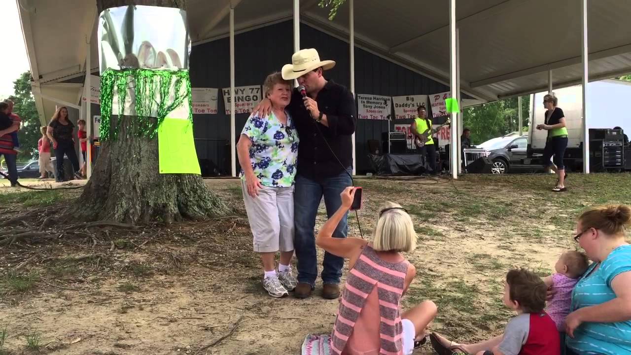 Two Toe Tom Festival, Esto, FL, 04/11/2015; Shane Owens; singing "Will ...
