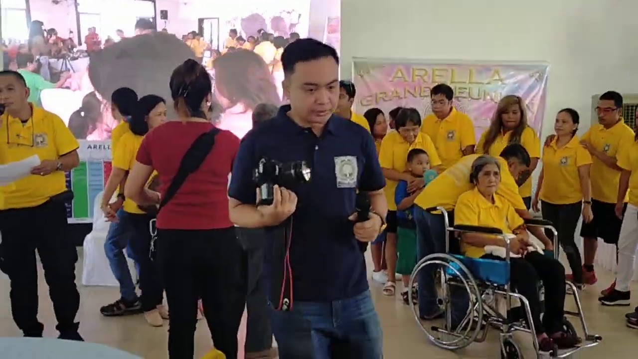 Family reunion introduction - YouTube