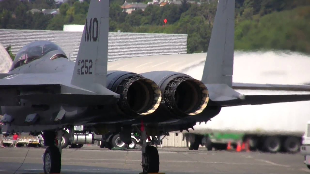 F-15E Strike Eagle Fly By, Taxi & Nozzle Test HD - YouTube