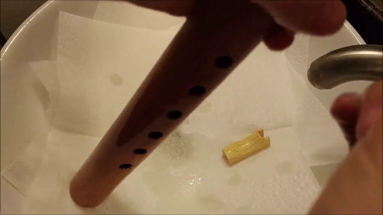 How to Oil a New Native Flute - YouTube