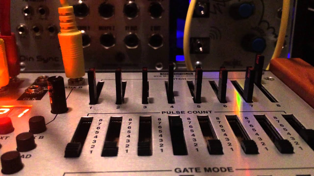 Modulating Intellijel Metropolis with Wogglebug and Triatt - YouTube