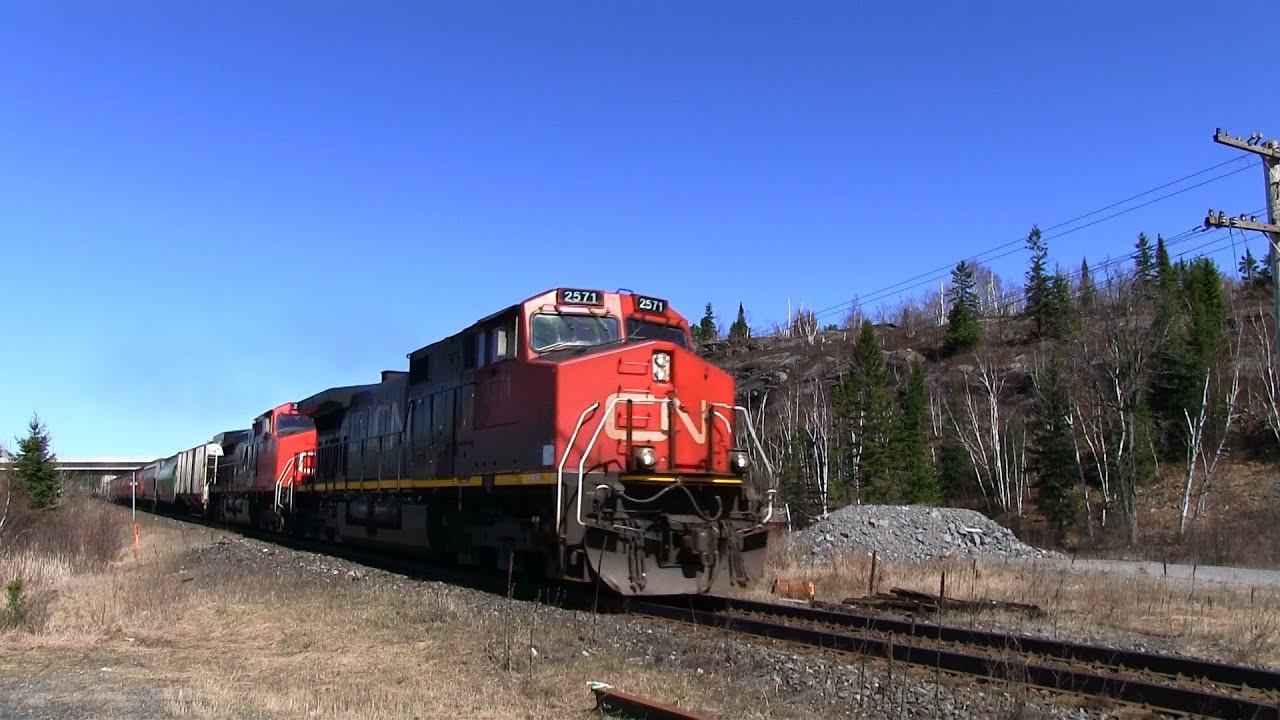 CN 2571 at Wanup (06APR2012) - YouTube
