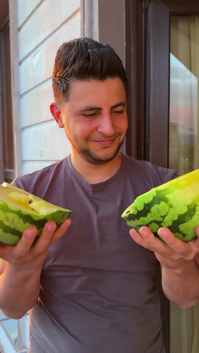 Փորձում եմ Դեղին Ձմերուկ🍉 Youtube