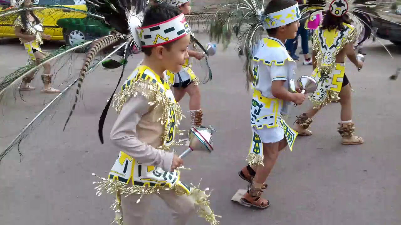 Danza de niños azteca 1 - YouTube