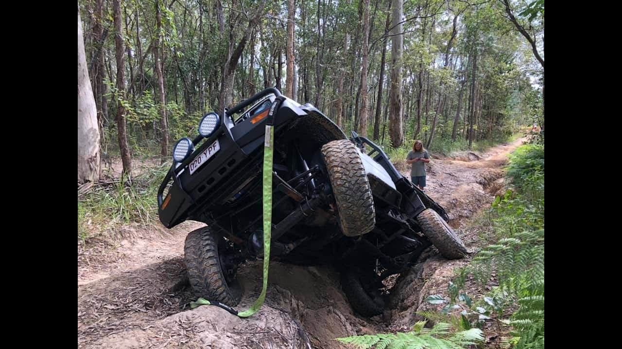 Rig Rundown / 1994 LN106 Hilux - YouTube