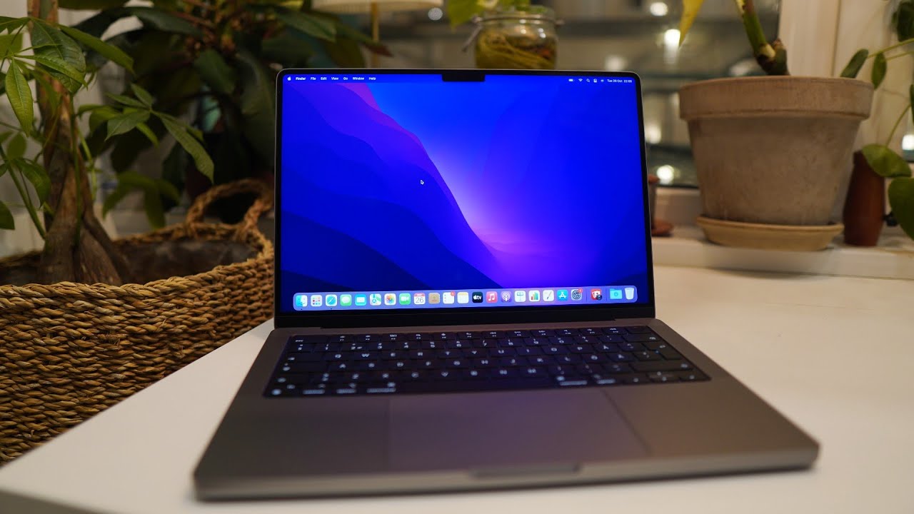 Macbook Pro 14" 2021 Unboxing & First Look - YouTube