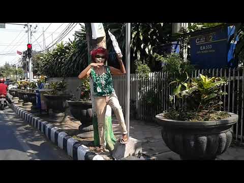 Tukang pijat jalanan di Kediri