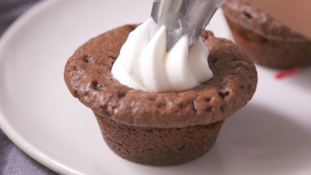 Hot Fudge Brownie Sundae Cups - YouTube