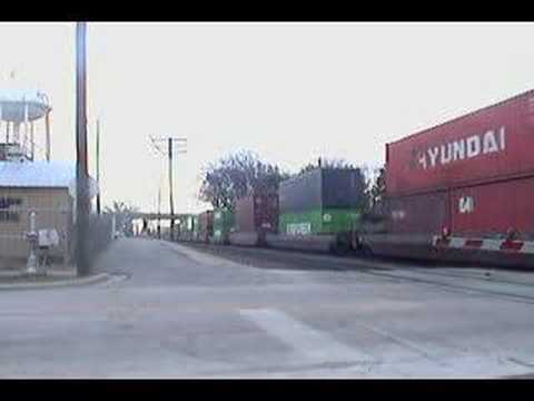 BNSF 6861 West Rochelle, IL 3/23/08 - YouTube