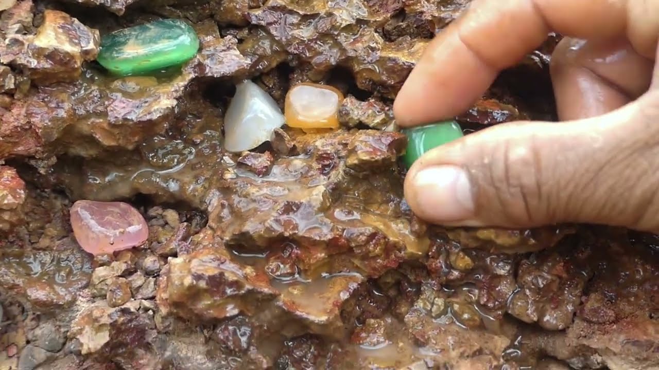 Unbelievable Finding Treasure Gold_ Mining More Gemstones Discovered At ...