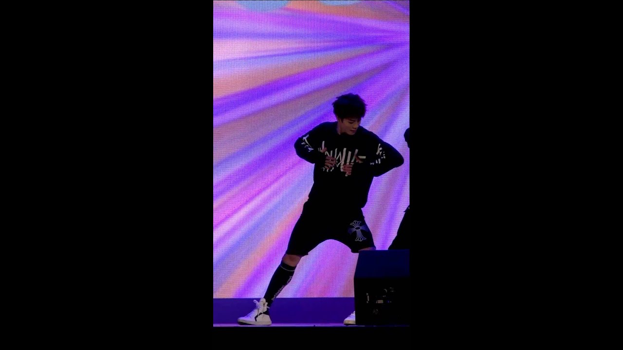[직캠/FanCAM] 141228 롯데월드 판타지오 아이틴 문빈(MOON BIN) Dance Performance - YouTube