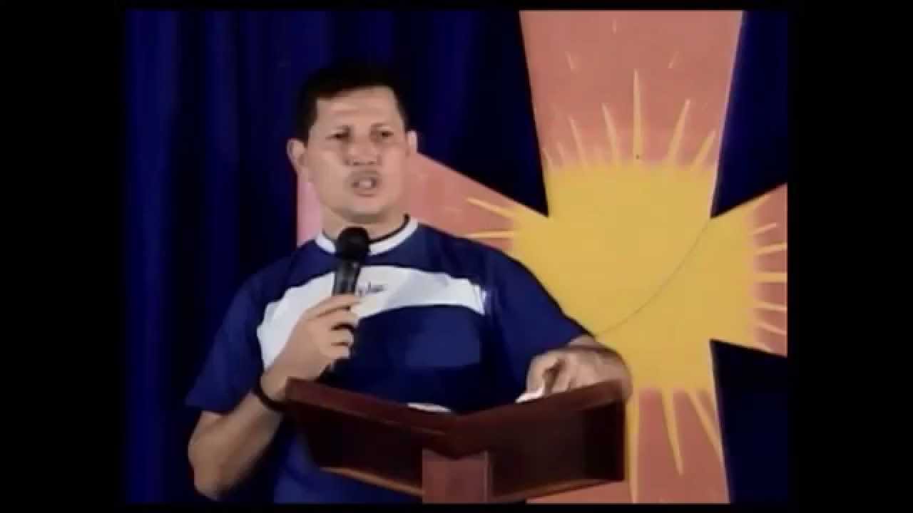 El Bautismo 3/3 HD (Padre Luis Toro) - YouTube