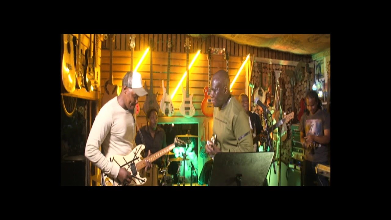 Urbane Tuesday-Mackinlay ft Lisa Odour Noah - YouTube