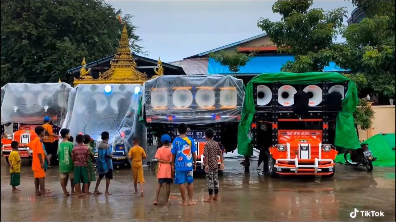 Nay Myo Aung ရဲ့လက်ယာတွေ ရှယ်လှ ဘယ်အရောင်ကြိုက်လဲ😍💯 - YouTube