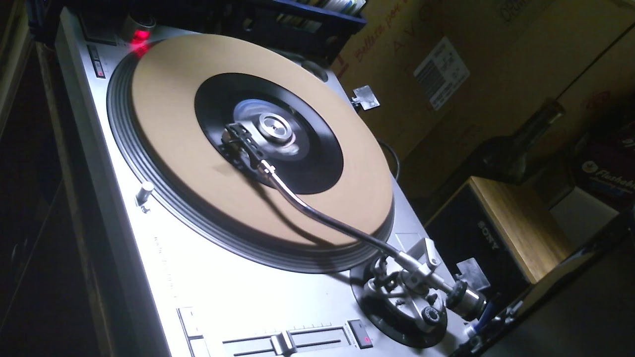 Let's Chase Each Other Around The Room Merle Haggard 1984 - YouTube