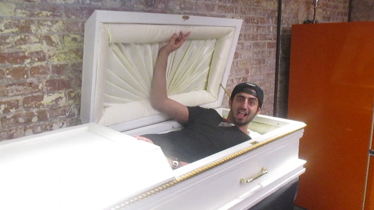 CASKET SCARE PRANK FAIL - YouTube