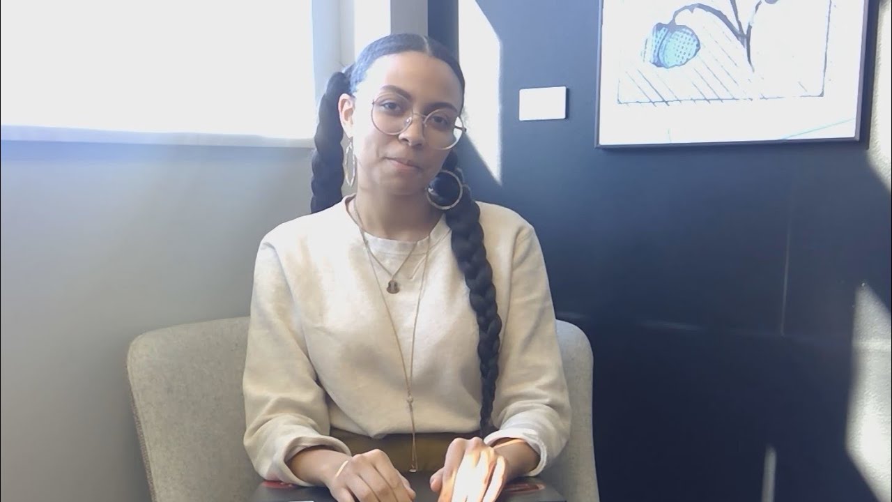 Interviewing College Student About Her Soles 76 | Public Feet Interview ...