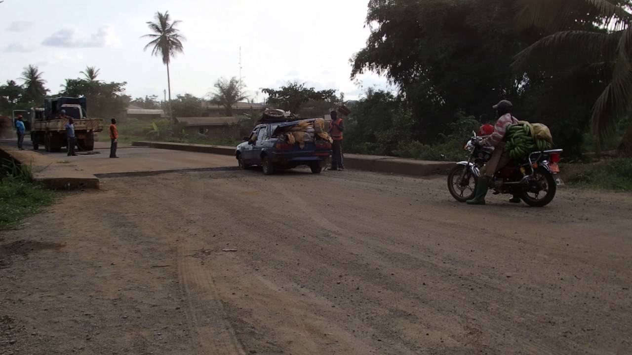 BRIDGE WORK ALONG KUMBA TO MAMFE ROAD. - YouTube