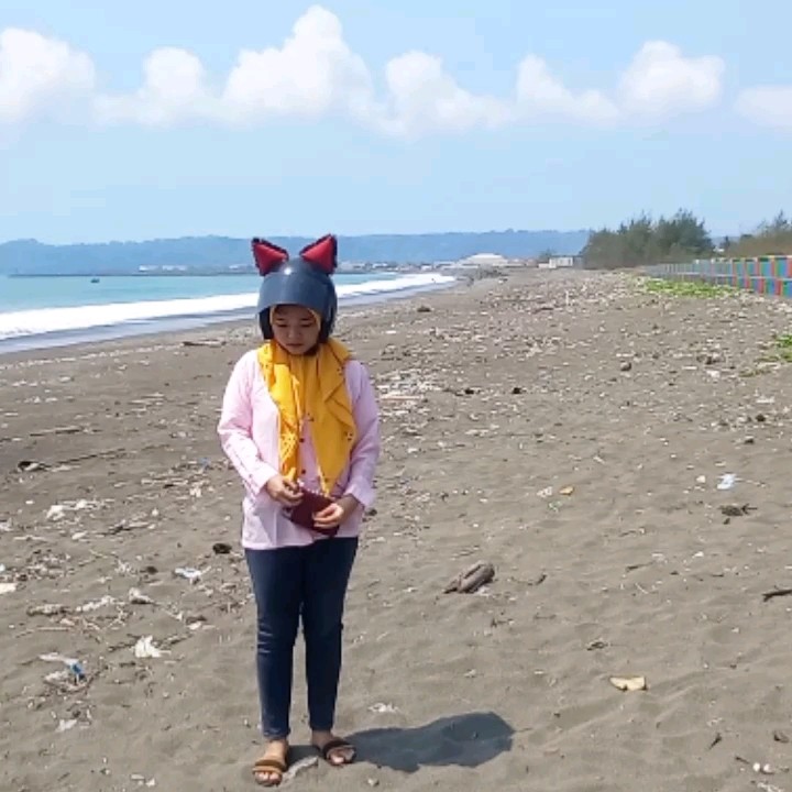 kucing laut💃😆🏖@Qorisukses200juta#laut #lewatberanda #subcribe #view # ...