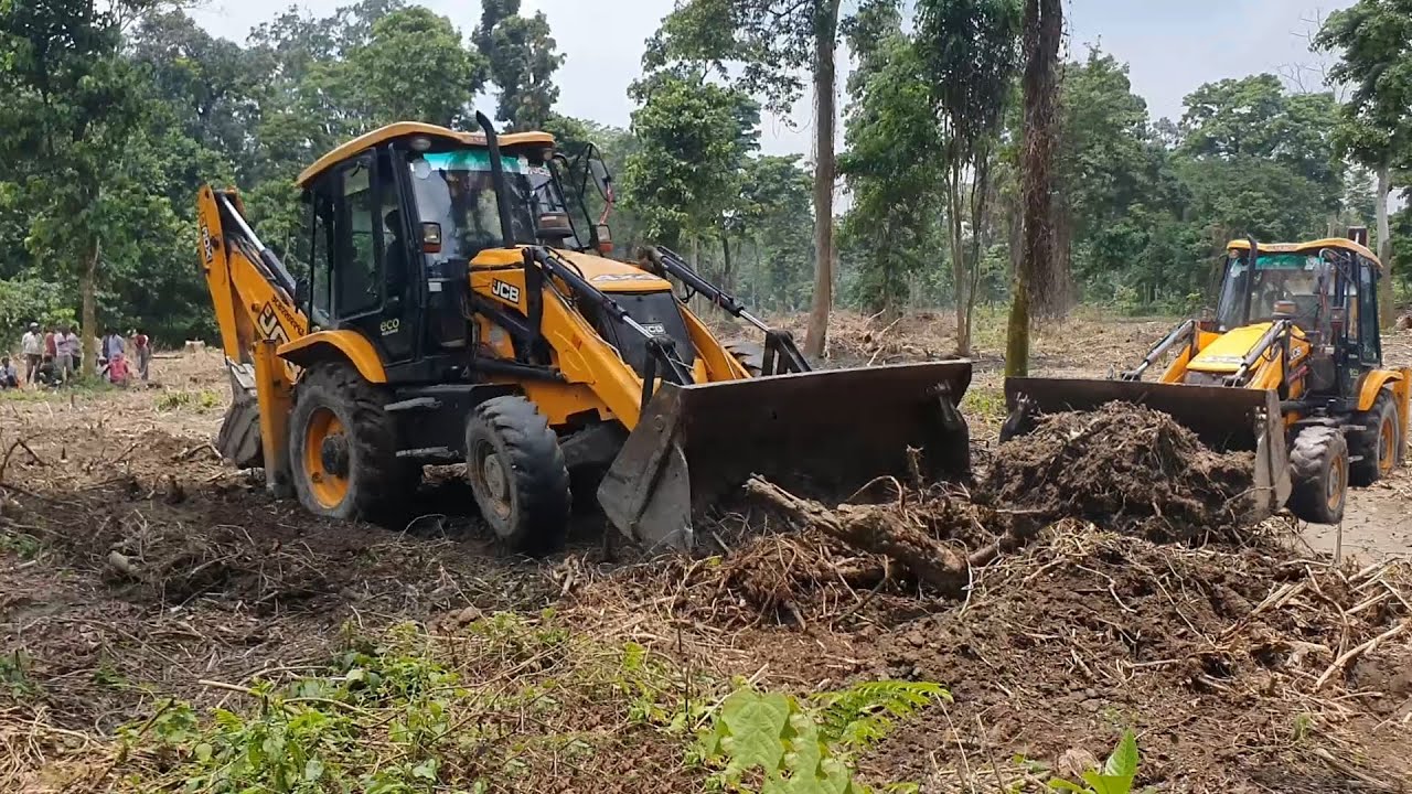 JCB Backhoe Clearing the Ground : JCB Backhoe Leveling the Ground - YouTube