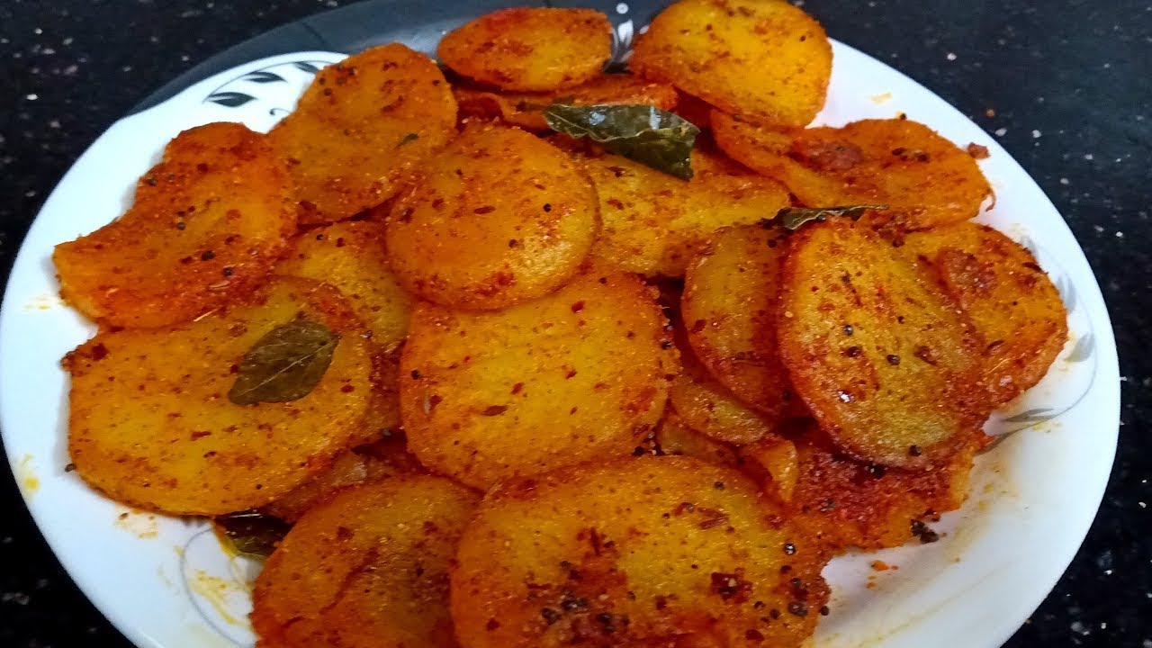 Spicy potato fry in tamil |உருளை கிழங்கு வறுவல் |Urulaikilangu varuval ...