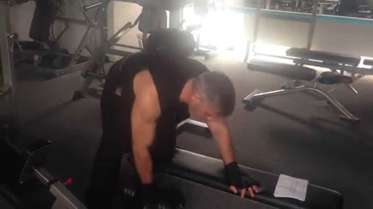 Rowing assis à un bras avec haltères - YouTube