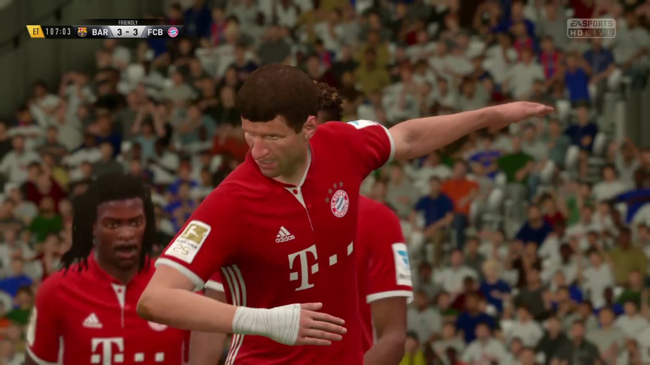 Thomas Muller Overhead Kick - YouTube