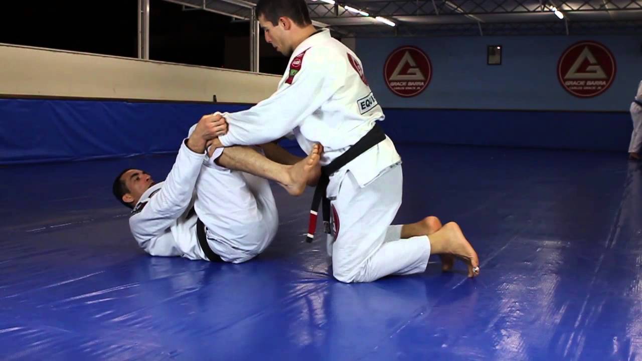 Aprenda Jiu-Jitsu! A raspagem de Braulio Estima "Carcará" a partir da ...