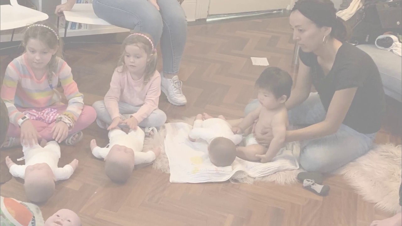 What will I learn at a baby massage class - YouTube
