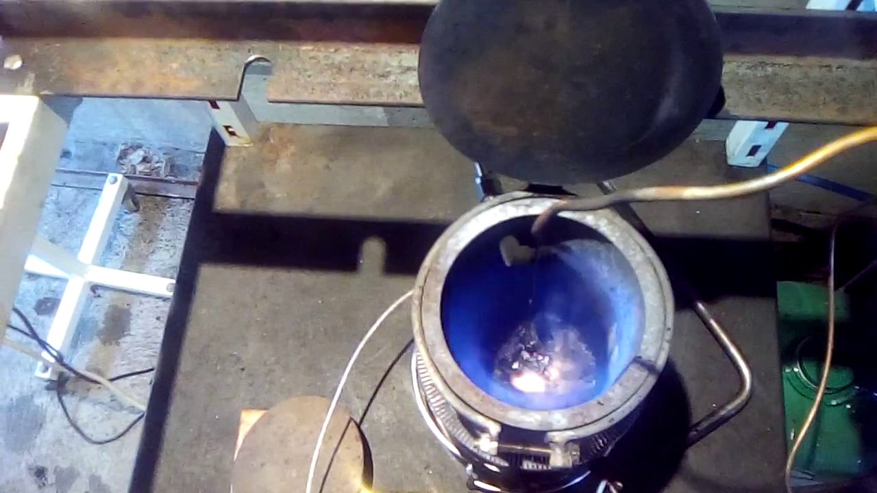 Brûleur à huiles tourbillonnaire / Vortex Oil Burner - YouTube