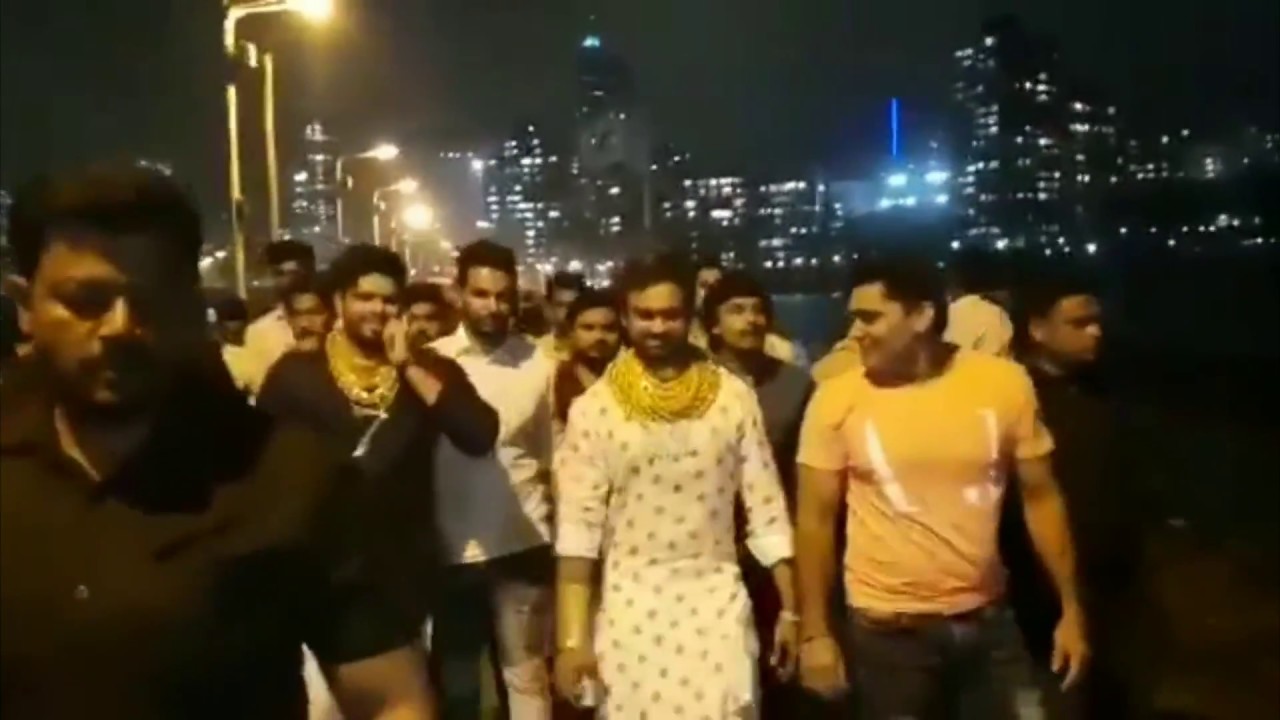 Goldman Sunny Waghchaure and Bunty Gujar Royal Entry In Haji Ali - YouTube