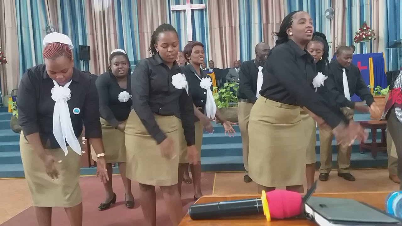 NICE CHOIRS DANCE MOVES. - YouTube