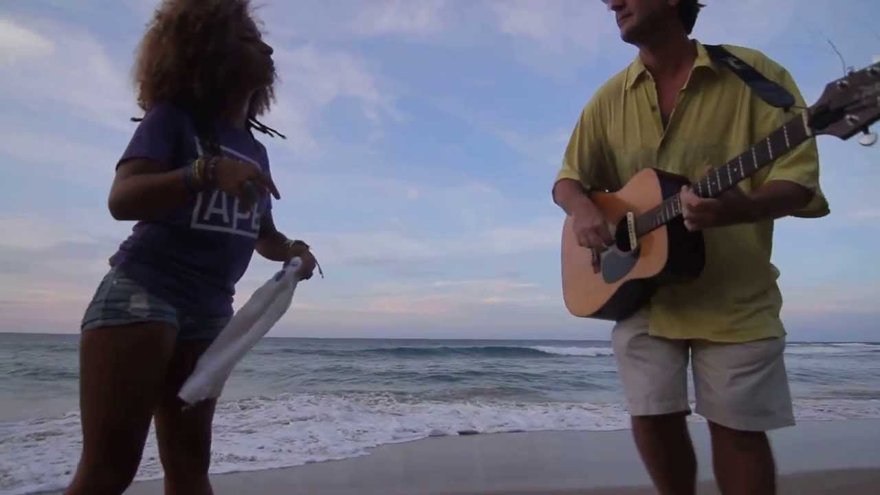 "Walking On The Moon/Man Down" Medley Featuring Spanglish On The Beach ...