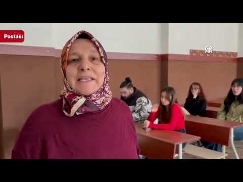 Üniversite öğrencisi 58 yaşındaki kadın azmiyle çevresindekilere örnek oluyor