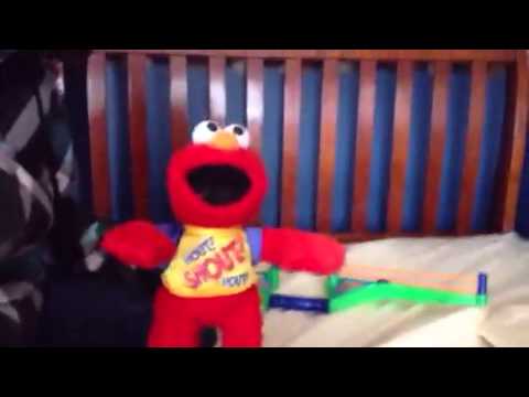 Elmo taking a dump - YouTube
