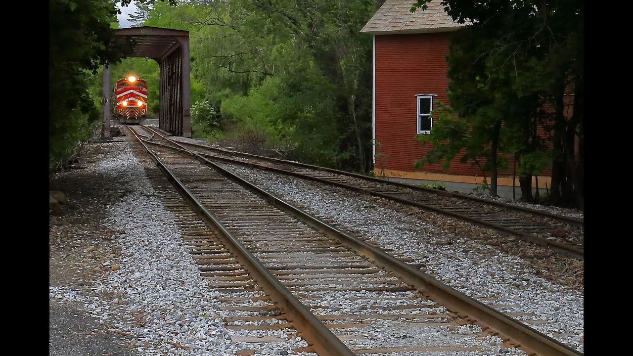 Vermont Railway Green Mountain 264 Lead By 432 In Cavendish - YouTube