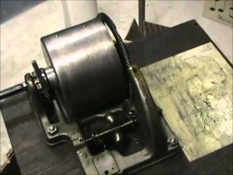HMV - 109 Gramophone Springs Regreased - YouTube