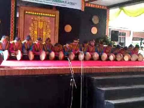 Tari Rapa'i Geleng by SMA 71 Jakarta (TRACESA) @ TMII 2010 - YouTube